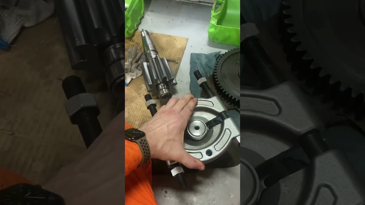 Как и чем снимать неудобно посаженные подшипники? #automobile #сьемник #снятьподшипник