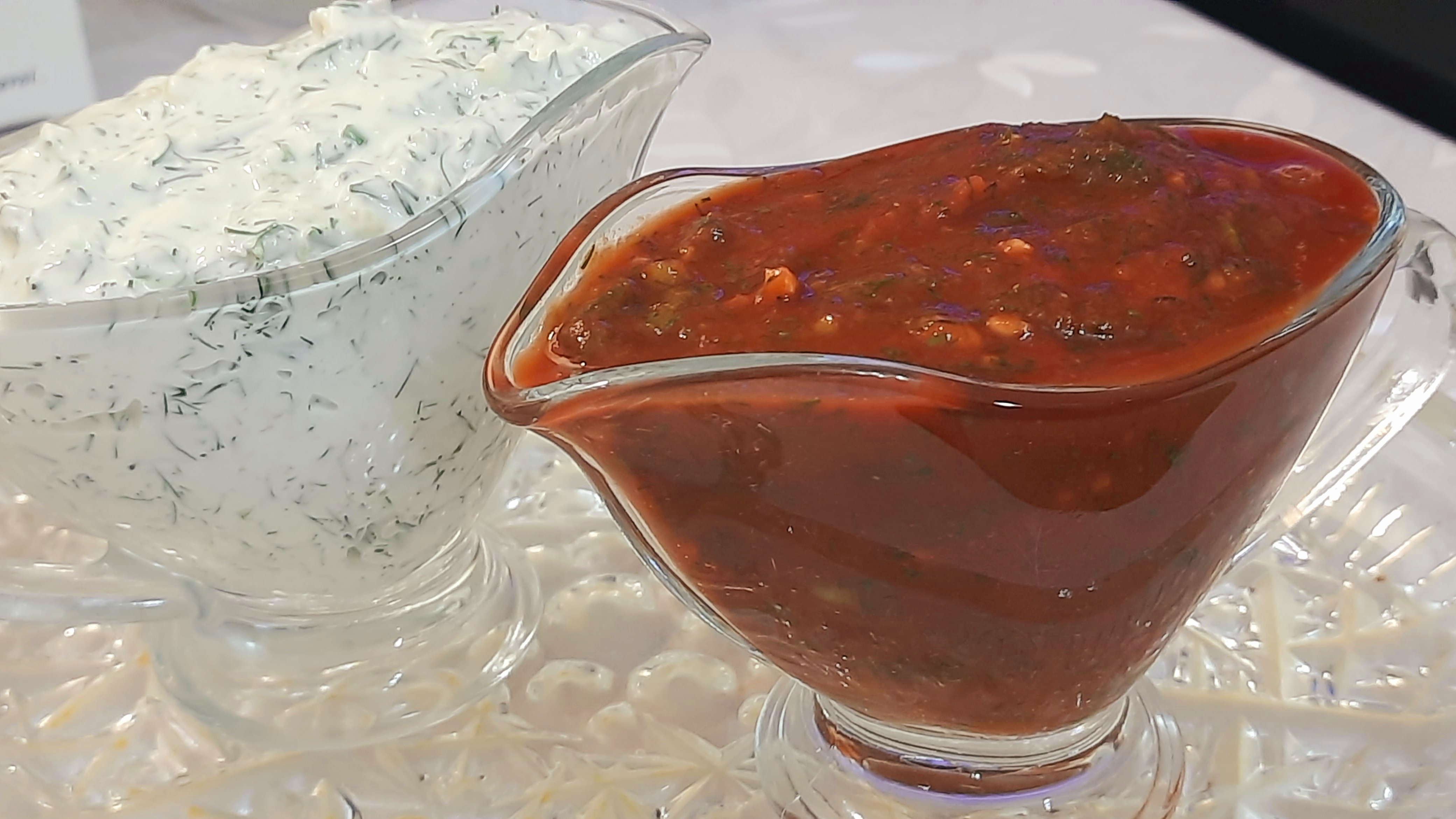 Два вкусных соуса Белое-Красное