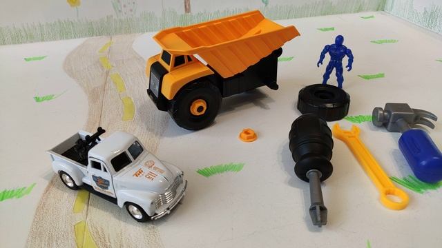 Авария - у грузовичка отвалилось колесо.mp4