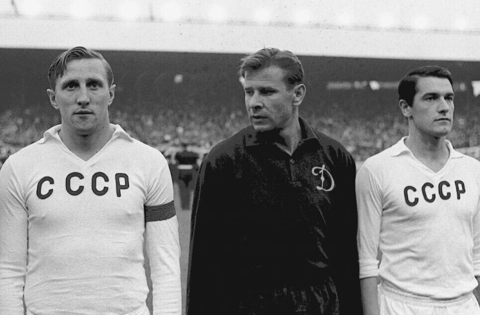 Альберт Шестернев - лучший футболист СССР 1970 года, призёр чемпионатов Европы и мира
