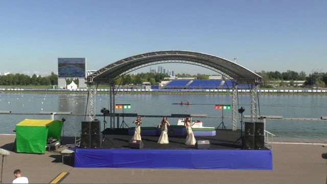 Москва, День Города - музыканты Violin Group DOLLS