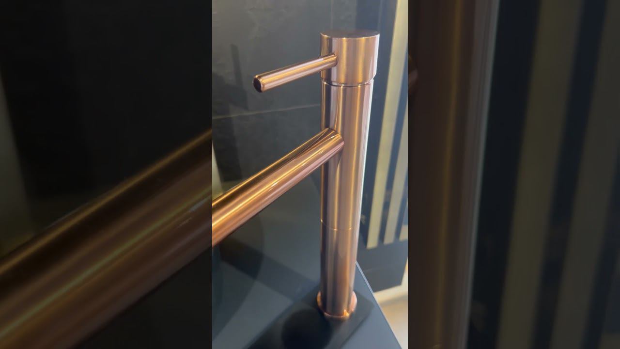 Образец цвета розовое золото матовое смесителей Vetta M011