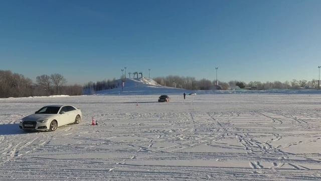 Начальная подготовка экстремального вождения AUDI