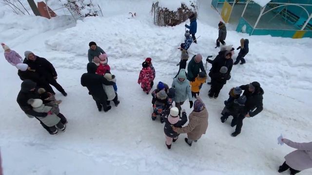 Развлечение с семьями воспитанников "Загадки из валенка"