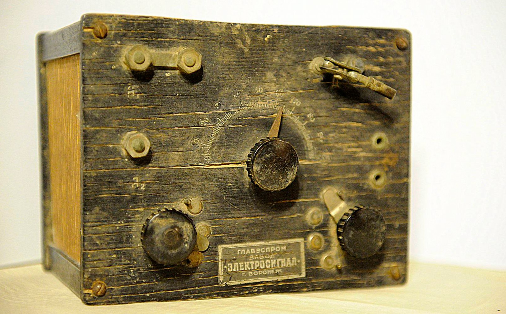 ДЕТЕКТОРНЫЙ РАДИОПРИЕМНИК модели П-8. Артефакты в коллекции Музея истории г. Обн.mp4