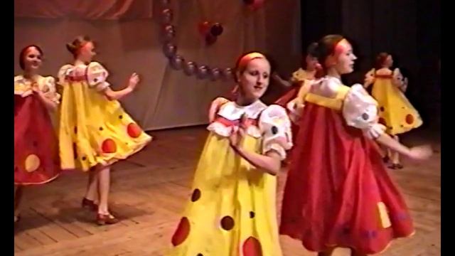 03.06.2001 х/а"Надежда" ДК Пикалево на Царскосельском карнавале и  в  Доме Дружбы СПб.