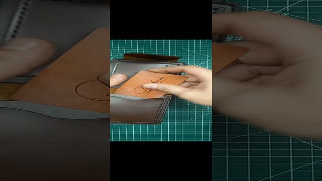 Компактное портмоне для карт и купюр