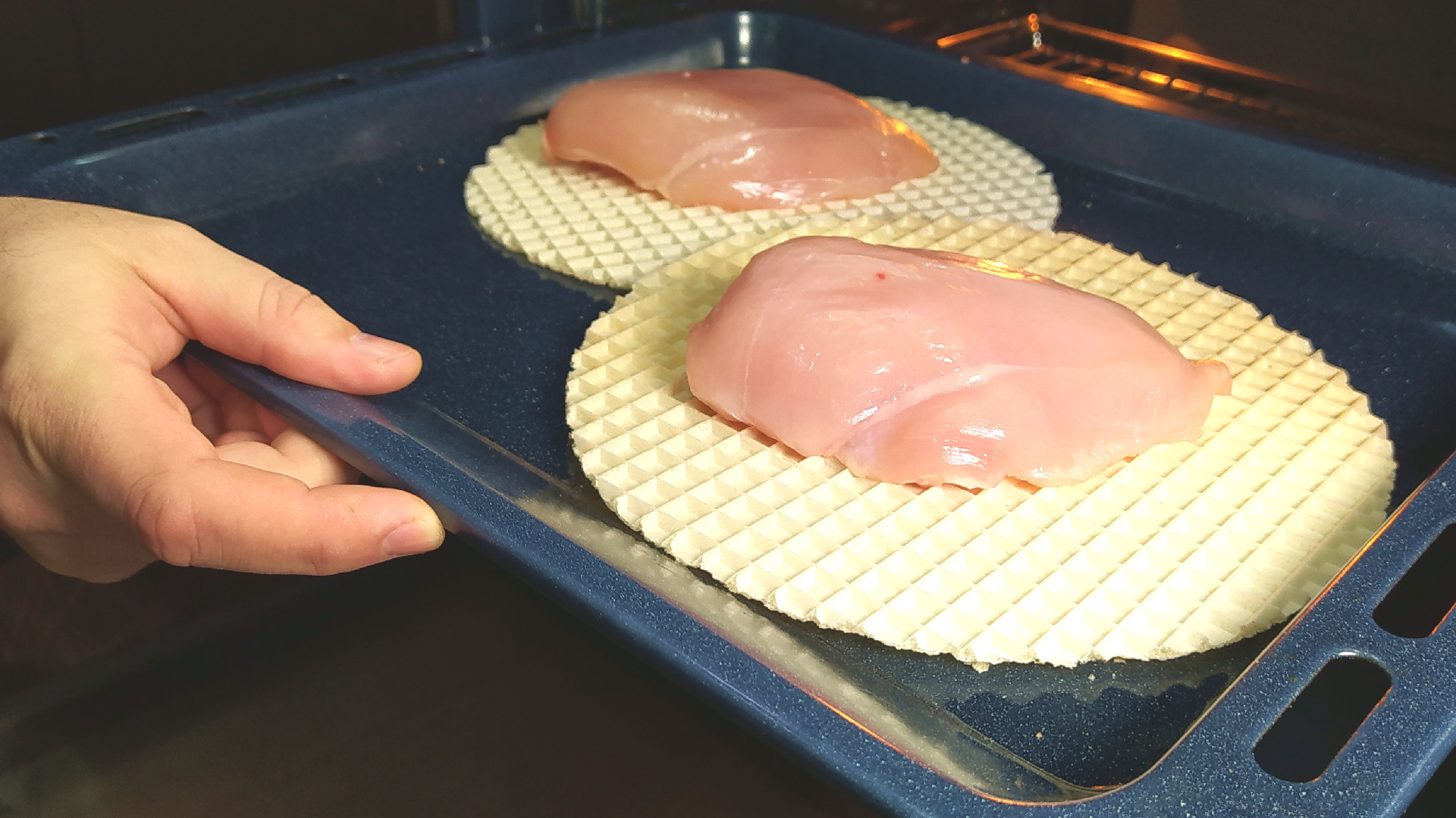 Курица и вафли. Быстрый и легкий рецепт мясного пирога