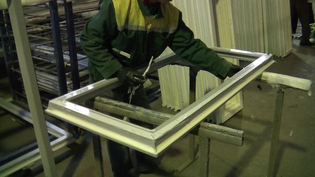 Инструкция №7 (Покраска ПВХ окон). Удаление малярной ленты после окраски. ENAMERU ®.