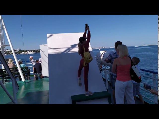 Переправа через бухту в Севастополе на пароме!