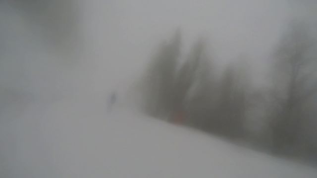 2024-03-04. Сочи. Роза Хутор. Явор-2 (зелёная) - Азалия (синяя). ТУМАН