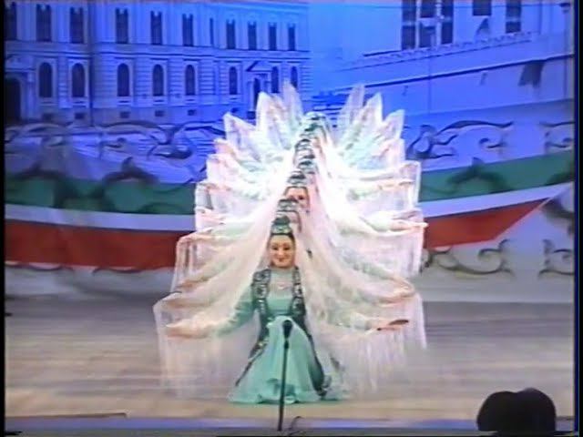 Танец казанских девушек (Шали) - Государственный ансамбль песни и танца РТ. (Москва, 2004 год)