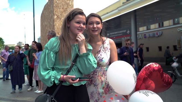 Необычайно трогательное предложение руки и сердца на Киевском вокзале