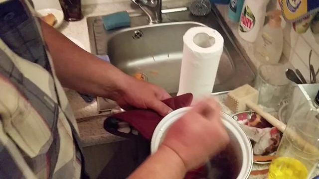 Рулет из филе глухаря с брусничным соусом