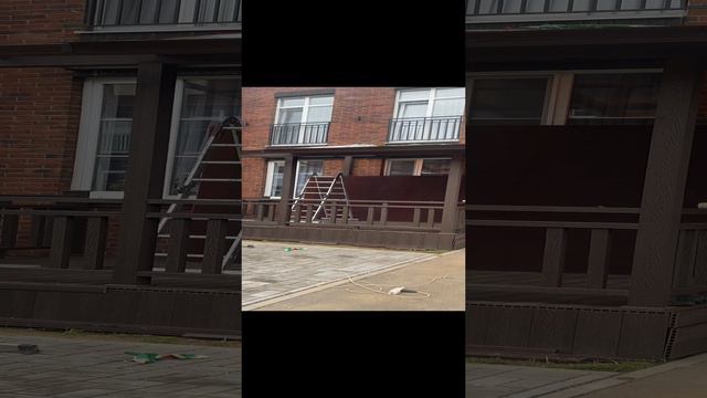 Монтаж площадки с навесом, установка поликарбоната.