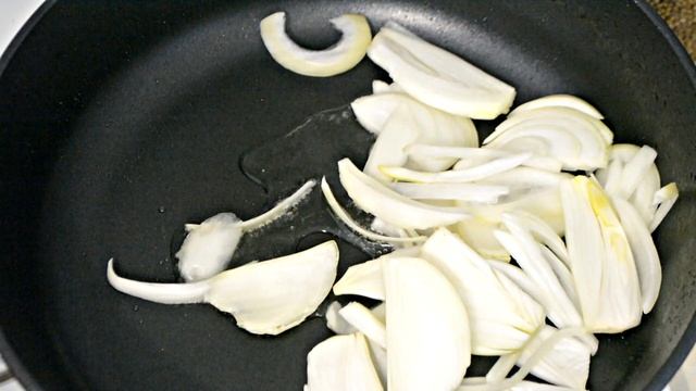 Маринуй грибы по этому рецепту,сам офигеешь,про гостей вообще молчу))).Жареные шампиньоны в маринаде