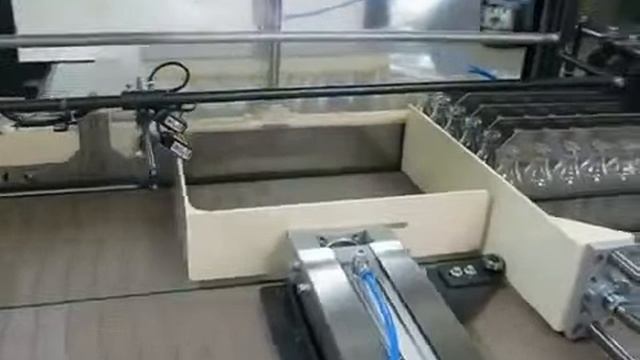 Упаковка стеклотары-(360p25).webm