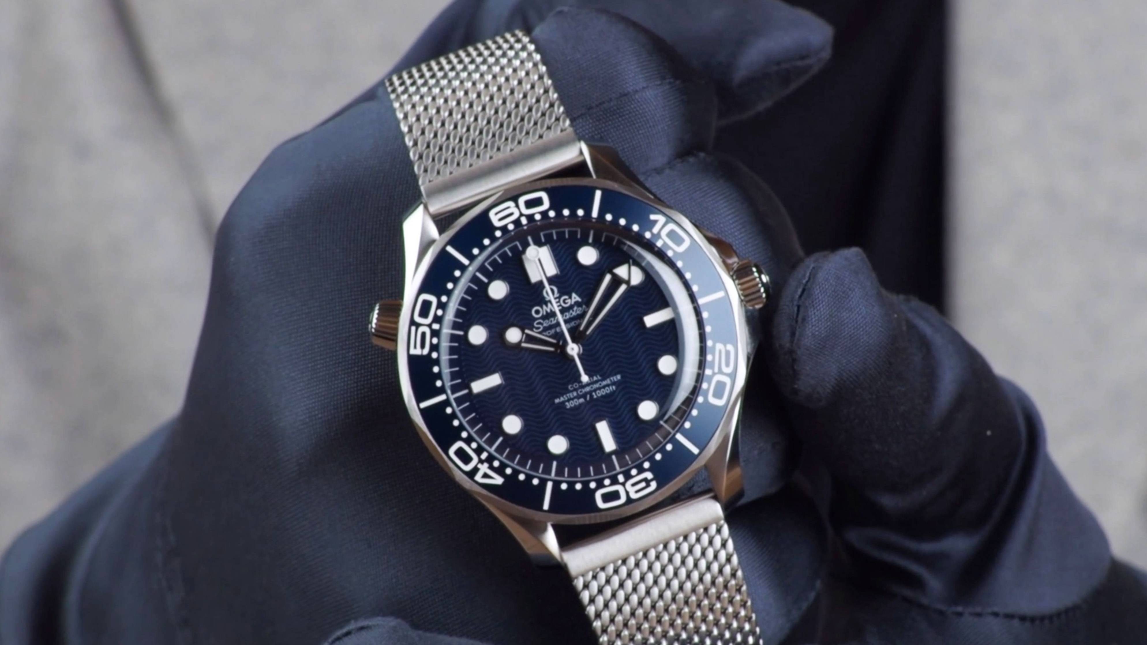 РАСПАКОВКА OMEGA JAMES BOND 60 ЛЕТ. ЮБИЛЕЙНЫЕ ЧАСЫ АГЕНТА 007