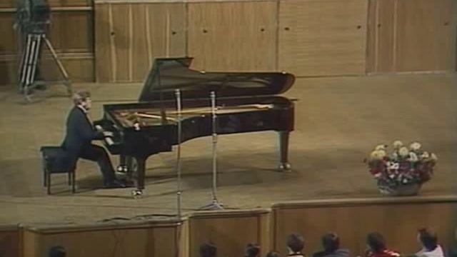 Gilels plays the Prelude in B minor (Bach ⁄ Siloti).mp4