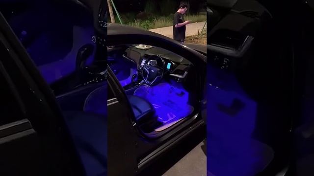Светодиодная автомобильная лампа для ног с USB беспроводным пультом.