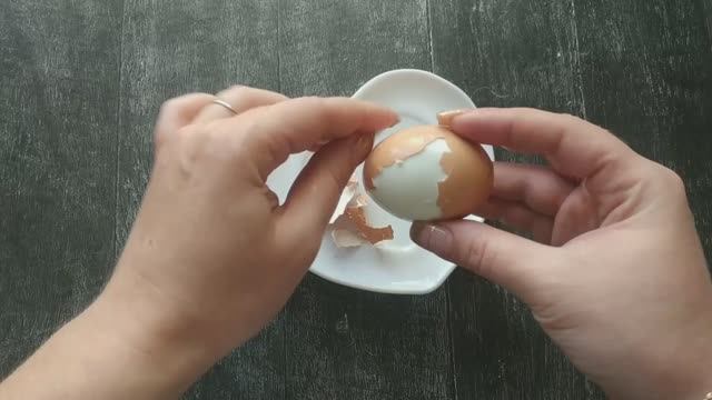 Простой способ сварить яйцо без плиты и без микроволновки. Лайфхаки для кухни, полезные советы