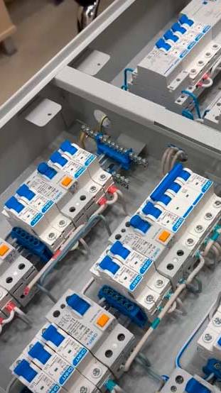 Обзор электрического щита с элементами удаленного управления. #Умный электро щит.