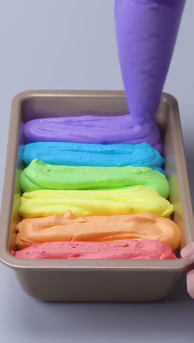 Оригинальный радужный десерт