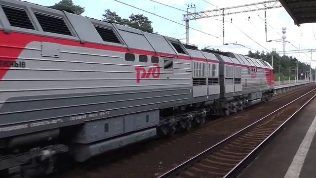 Тепловоз 2ТЭ25Км-0289 (ТЧЭ-2) следует резервом.