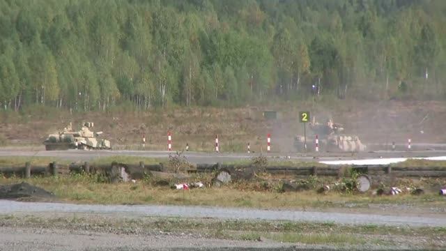 Т-90s и Terminator в действии. Russian Expo Arms 2011. 2