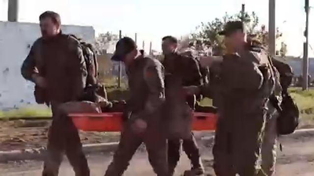 Азовцы сдаются в плен