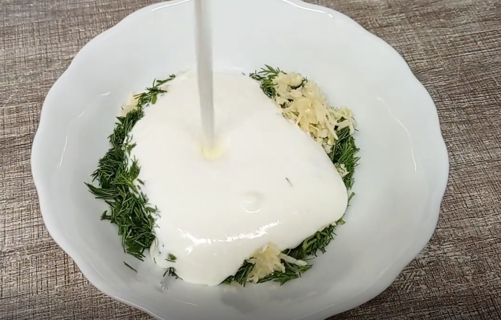 РОДНЫЕ СЪЕДАЮТ ЗА МИНУТУ! БЕГИТЕ ЗА КУРИЦЕЙ!.