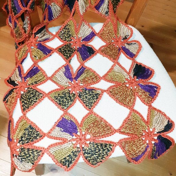 Шарф-палантин (шаль) из мотивов крючком, МК для поклонников секционной пряжи