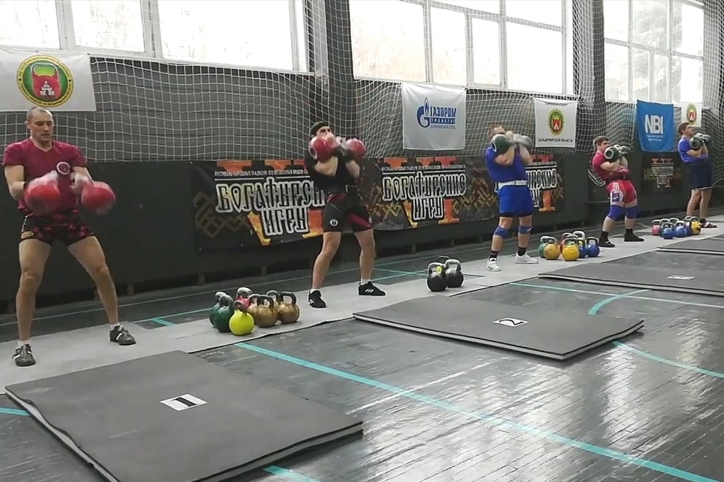 ДЦ А. Савинов, А. Разживин, Д. Пономарёв, А. Калин, М. Бородачёв