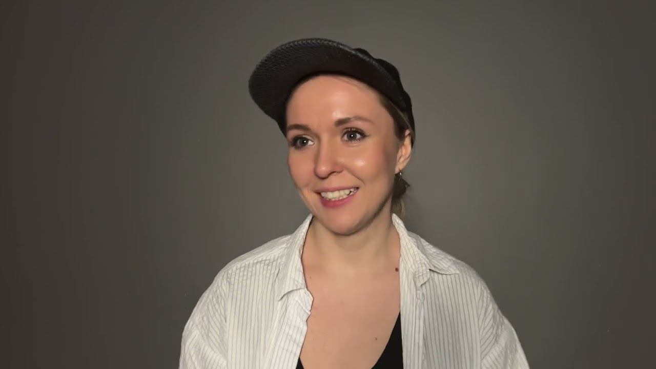 Девушки с Макаровым.