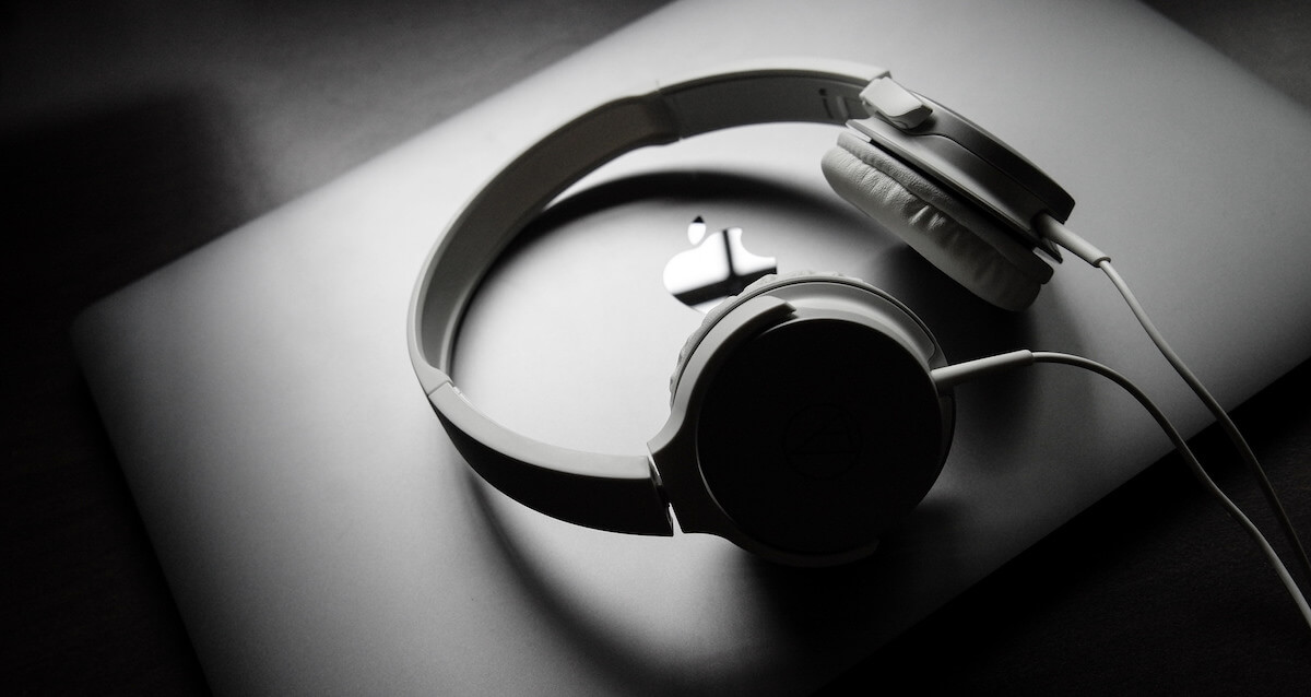 Услышал НЕЧТО в СТАРЫХ НАУШНИКАХ - страшная история.mp4