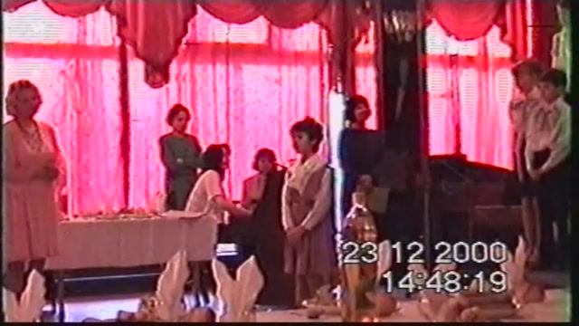 Наш самый первый концерт хора Будневич Т.К. Оля поёт тот самый "Волшебный цветок".