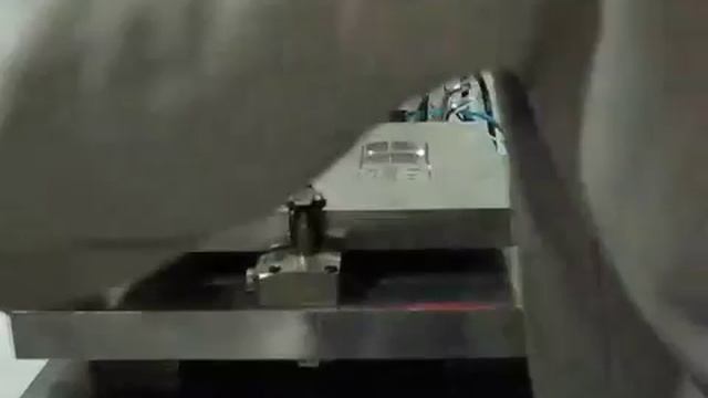 Центрирование и фиксация рабочих плит с заготовками VS мoдель.mp4