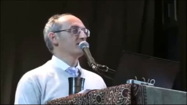 Женщина и работа вдали от дома, ребенка