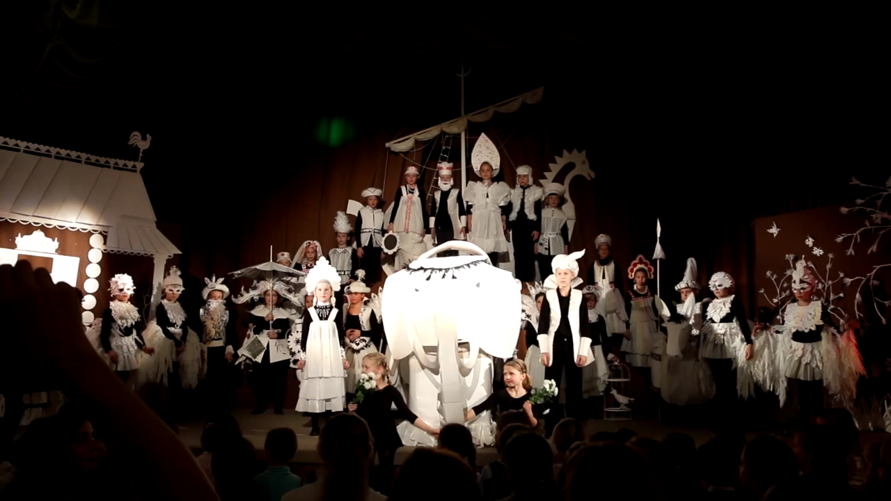 школьный спектакль