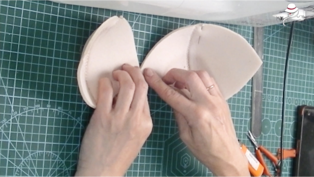 Как смоделировать чашки для корсета по базовой основе?