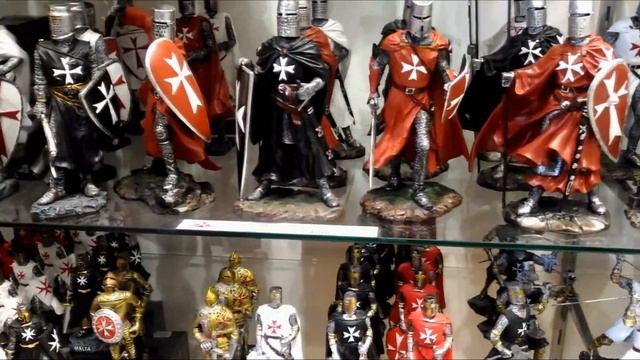 Мальтийский рыцарь. Сувениры Валетты, Мальта.