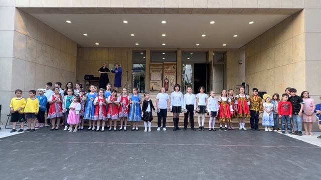 Песня "Мир нужен всем"