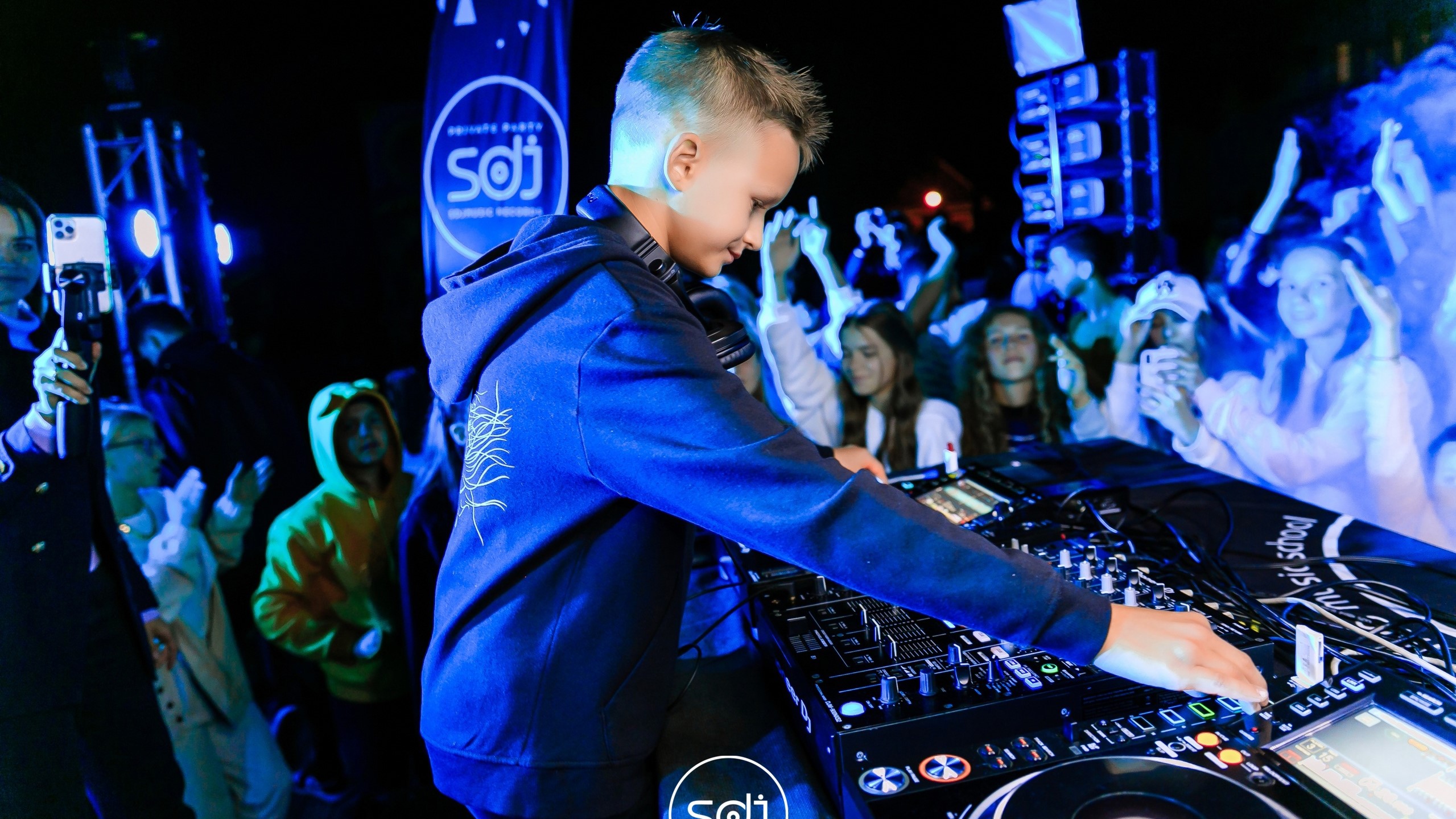 COSSMO DJ - LIVE 2 @Zubrenok DJ mix | электронная музыка