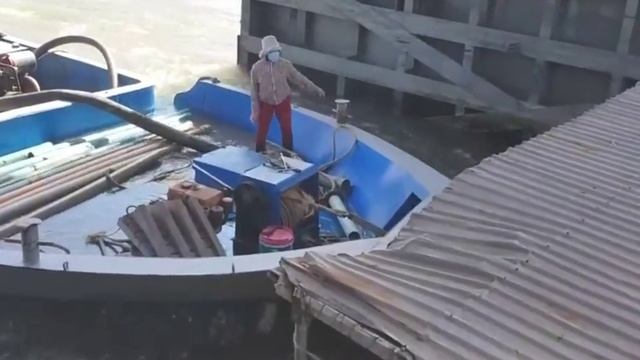 Техника управления парусным судном - Прохождение узкостей - Безумная Азия 1 - Bad Boat traffic jam