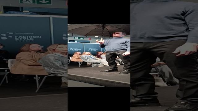 Зонт мужской Flioraj Чёрный Трость Полуавтомат Антиветер с брелоком 23242 FJ