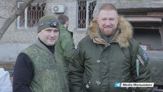 Русский солдат от пуль не бежит, русский солдат от холода не дрогнет…