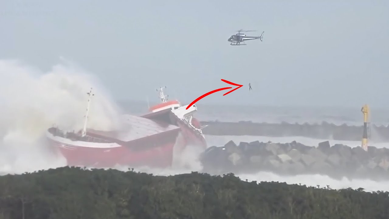 ЗА СЕКУНДУ ДО... Корабль развалился пополам | ОГРОМНЫЕ ВОЛНЫ | ships in storm | Огромное судно