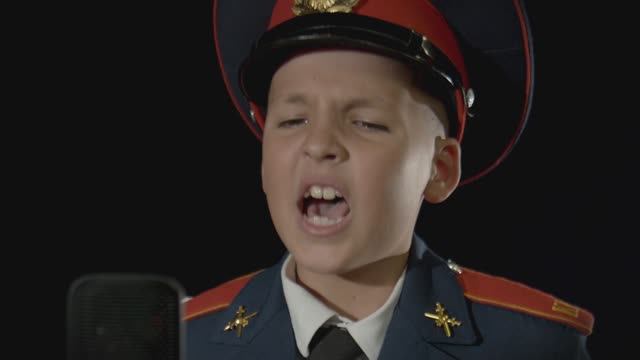 Федор Нарижний с песней " Я русский"