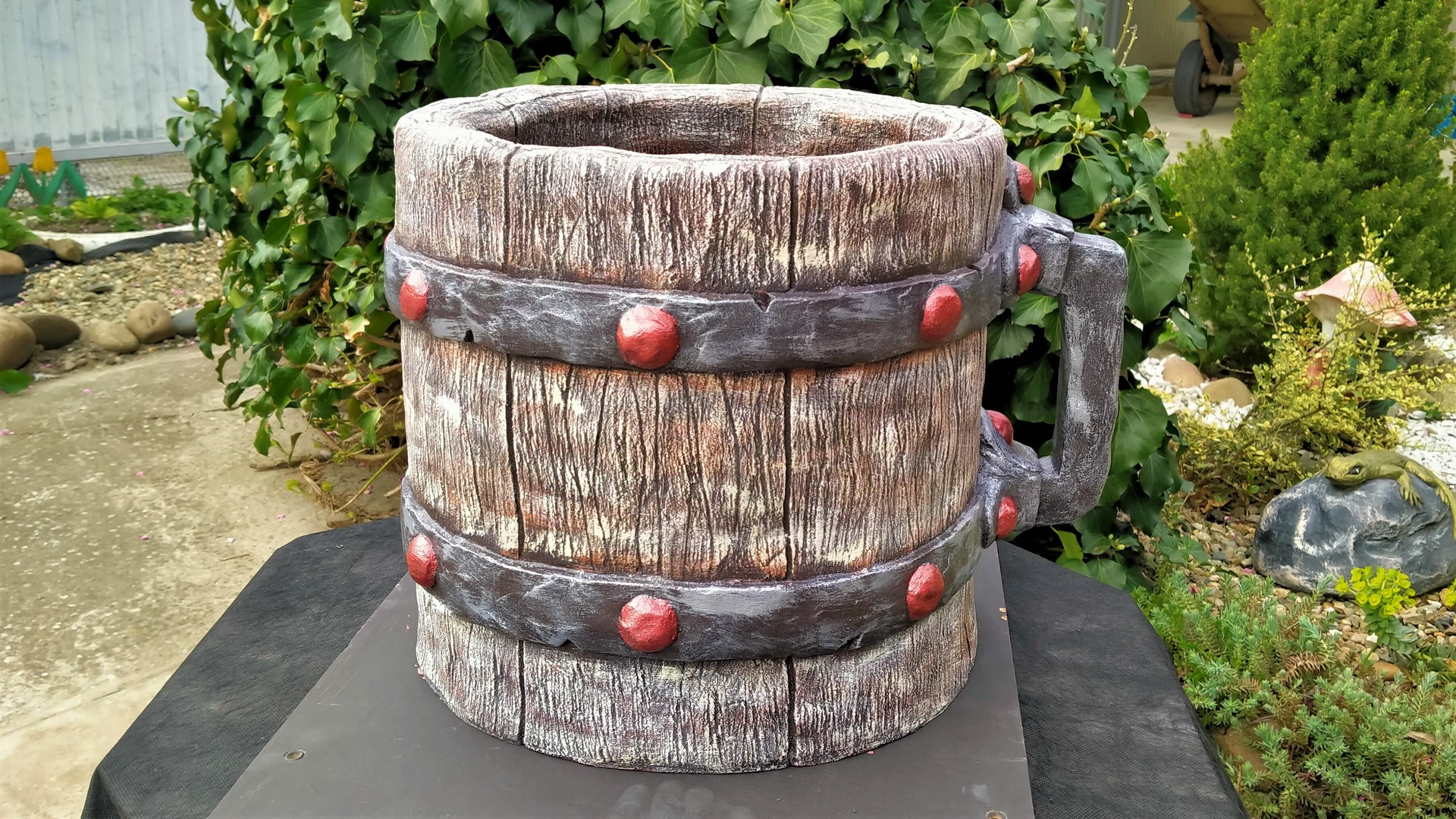 Вазон из цемента своими руками. Садовая Кружка