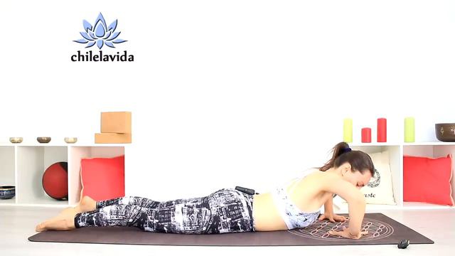 Йога для начинающих - укрепление спины 25 мин _Уровень А _ Йога Дома _ Йога chilelavida